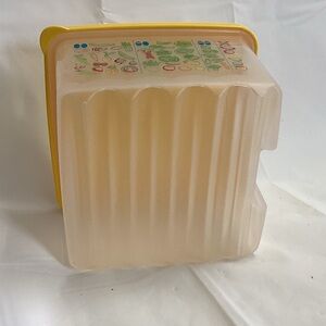 Kitchen | Tupperware Yellow Lid Square Fridgesmart Container | Poshmark